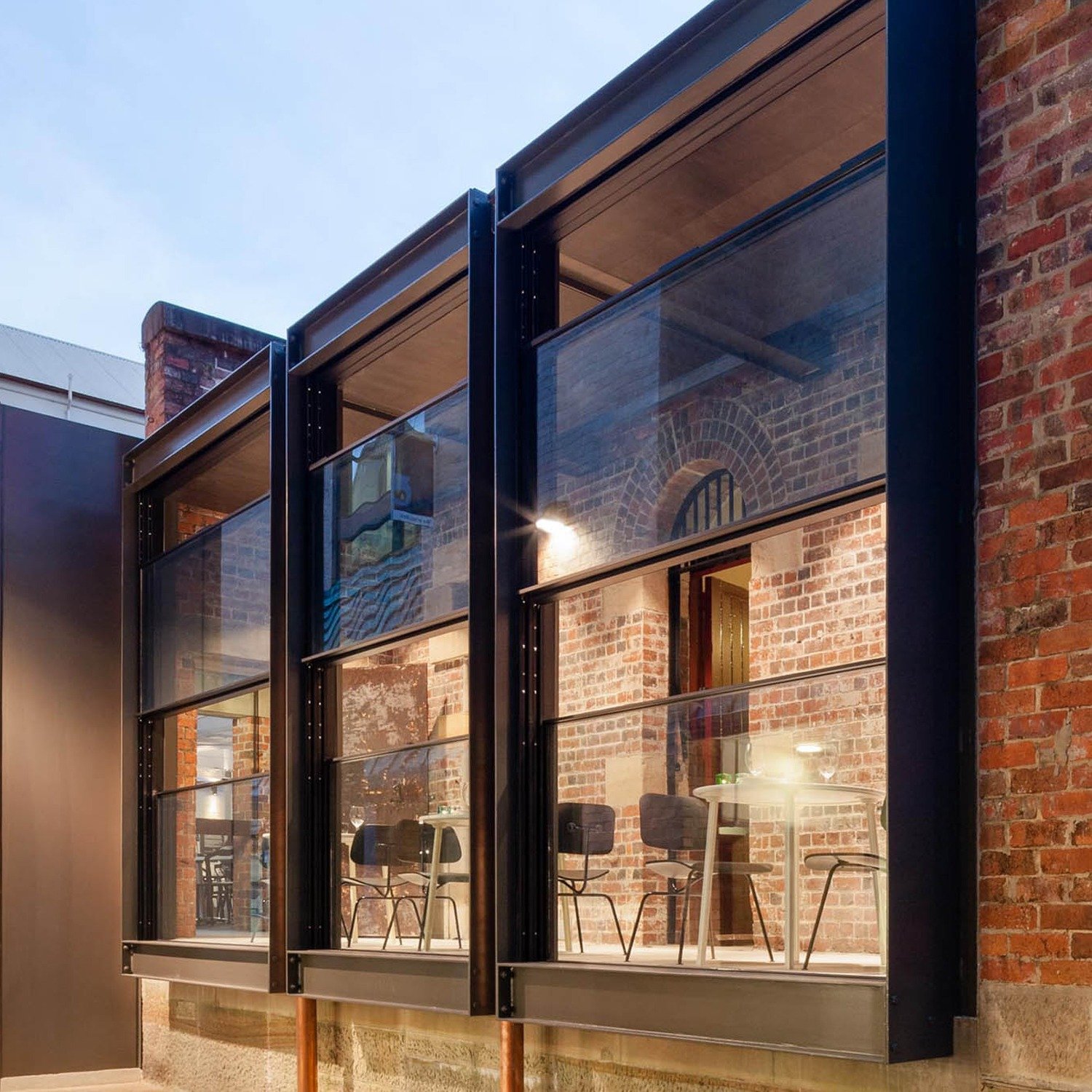 Guillotine Glass Systems – İstek Aluminum Systems
